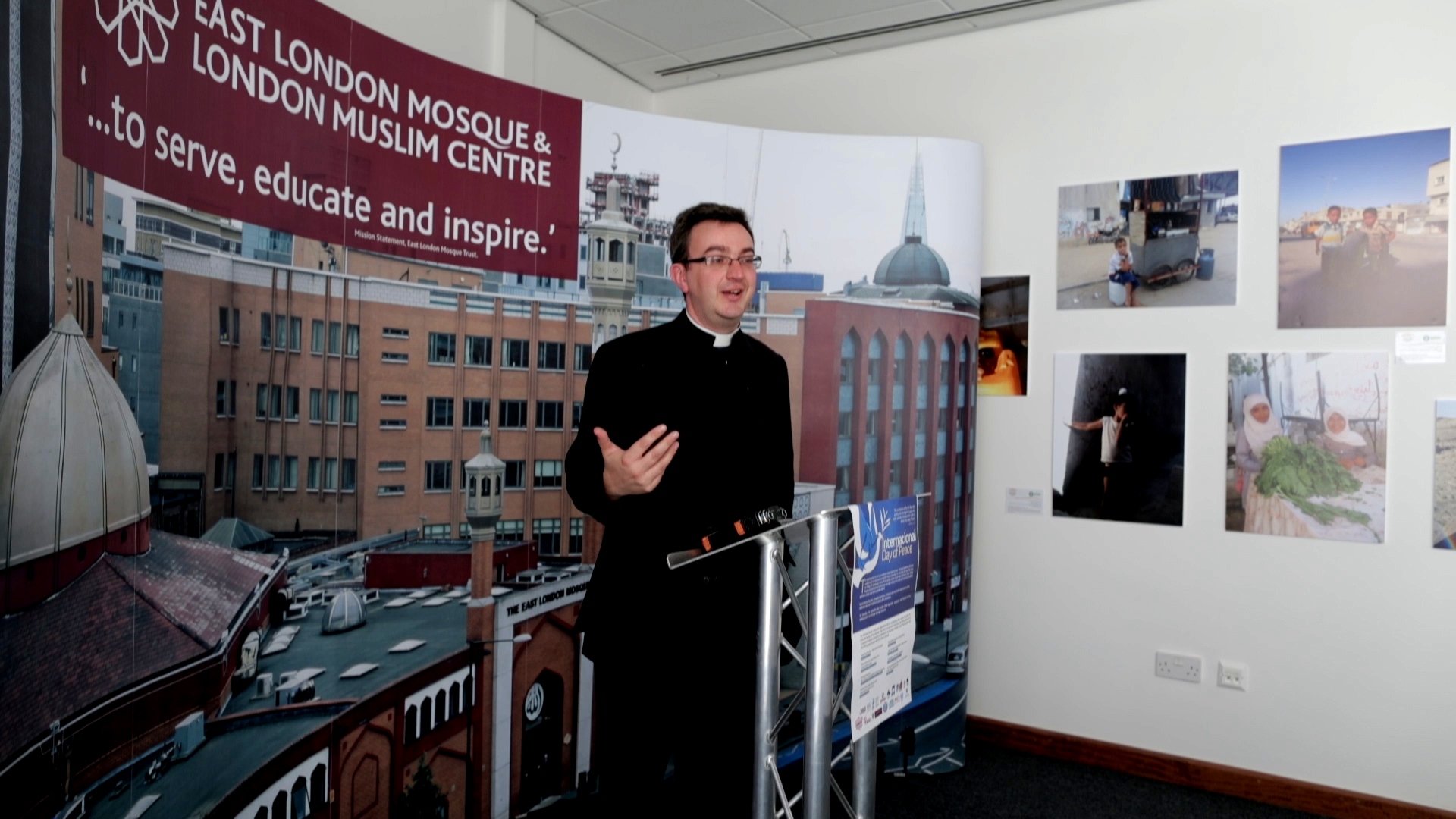 East London Mosque marks Peace Day by welcoming visitors | London Peace ...